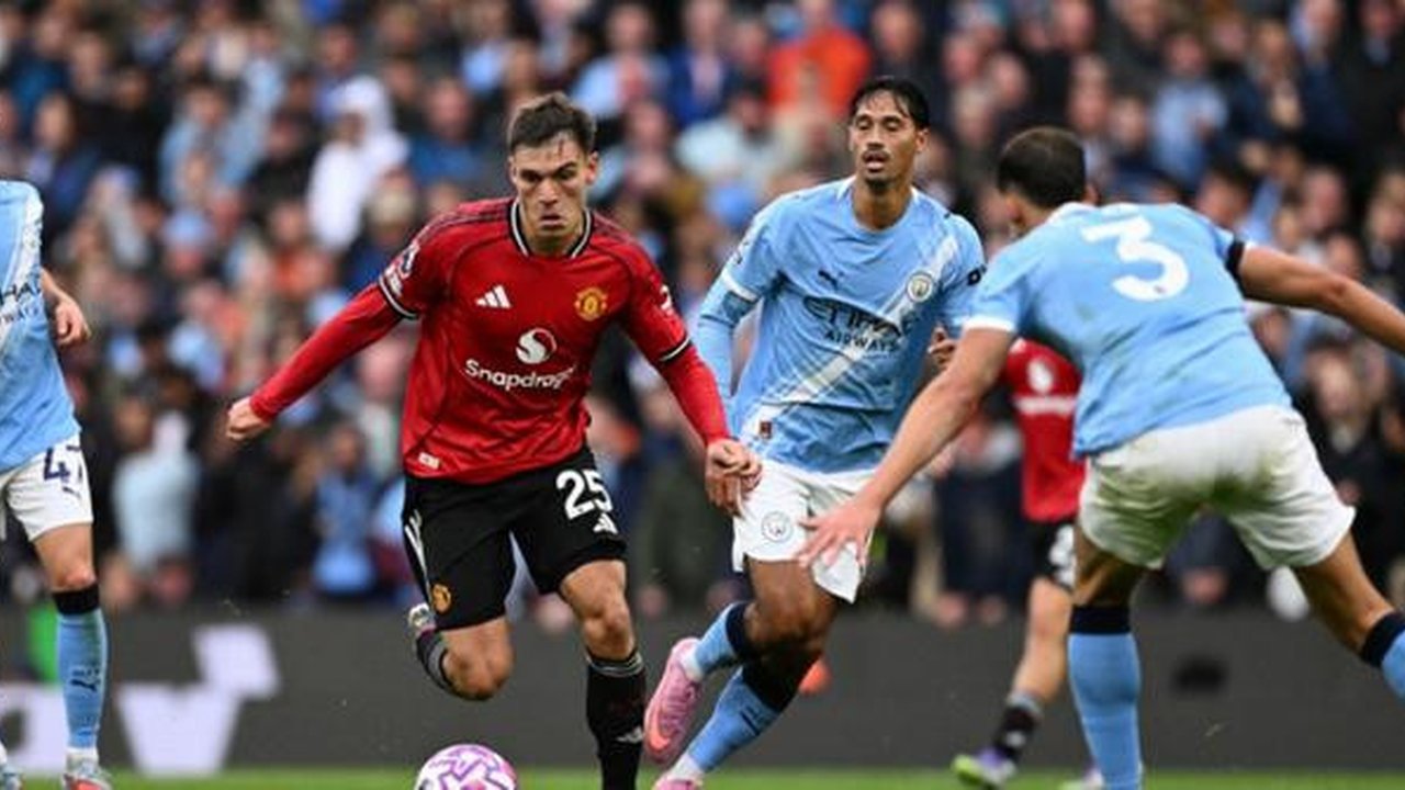 Manuel Ugarte Memilih Bertahan di MU, Ingin Buktikan Diri di Era ...