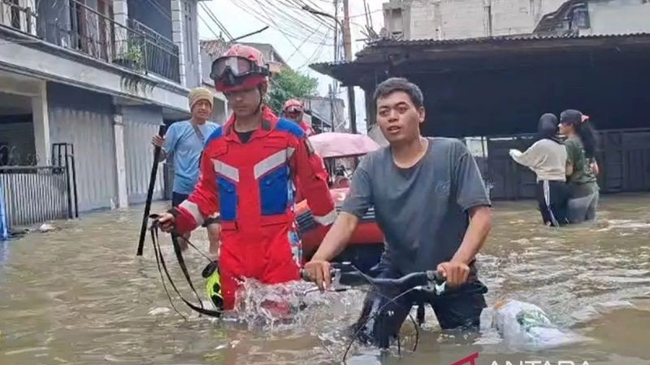 Banjir Jakarta: 126 RT Masih Terendam, BPBD DKI Imbau Warga Waspada ...