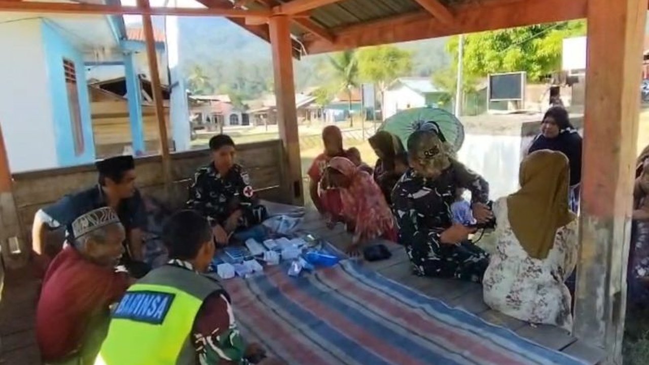 TNI Jemput Bola Beri Layanan Kesehatan Gratis untuk Warga Terdampak ...