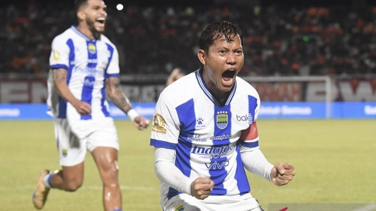 Persib Kalahkan Persija 2-1, Maung Bandung Kokoh di Puncak Klasemen ...