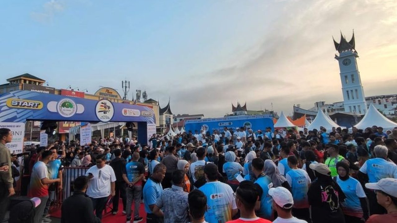 Ribuan Pelari Meriahkan International Jam Gadang Fun Run 2026 di ...