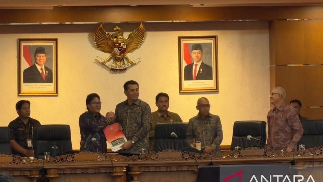 DPRD Bali Serahkan Rekomendasi Pansus TRAP ke Wagub, Soroti KEK Kura ...
