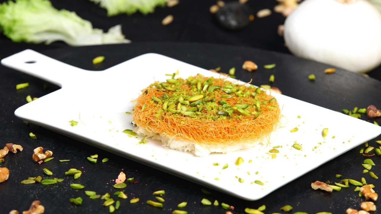 Mengenal Kunafa, Sajian Khas Timur Tengah yang Jadi Isian Cokelat Dubai ...
