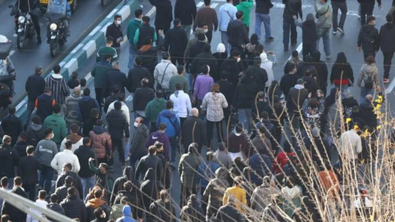 Situasi Iran Memanas, Komisi I DPR Minta Pemerintah Siapkan Evakuasi WNI