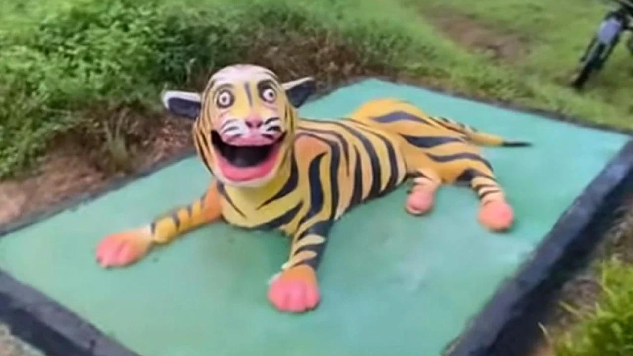 Viral Patung Harimau Ompong Bukannya Menakutkan Malah Bikin Ngakak ...