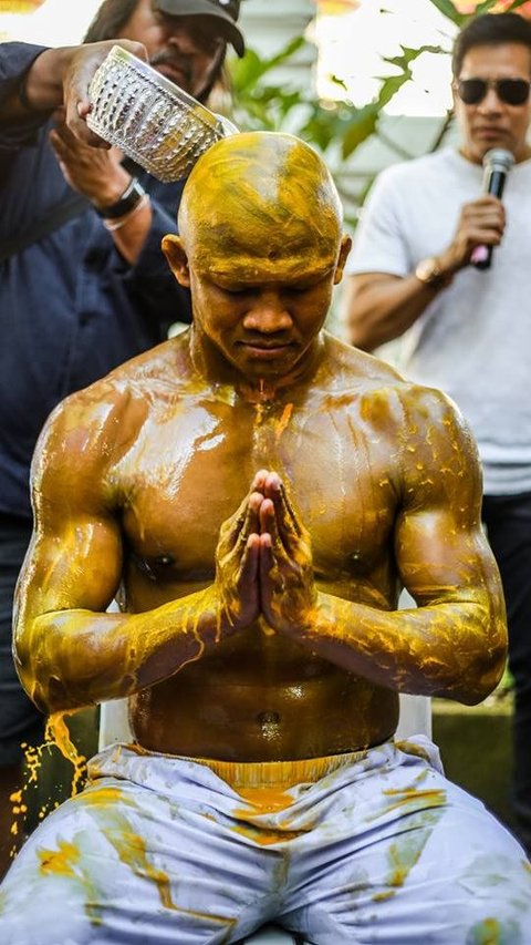 6 Photos of Baukaw Banchamek, The Strongest Monk on Earth | trstdly ...