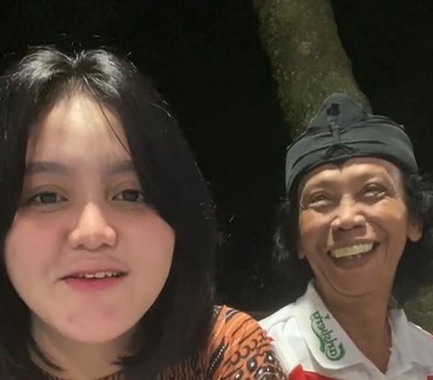 Potret Tia Septiana Anak Mandra yang Jarang Tersorot, Paras Cantiknya Manglingi Banget!