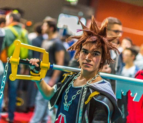 Pria Cosplay jadi Uang Rp2 Ribu, Warganet 'Random Banget'