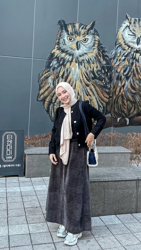 Style Kasual Nan Nyaman Dengan Blazer Hitam Untuk Hijaber