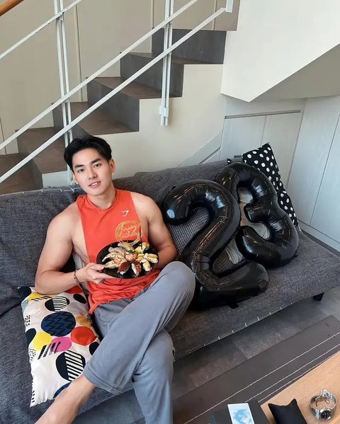 Potret Ganteng Matthew Gilbert Pacar Berondong Nikita Mirzani, Terpaut ...