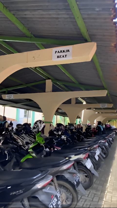 Kondisi Parkiran di Sekolah Ini Begitu Tertib dan Rapi, Dikelompokkan ...