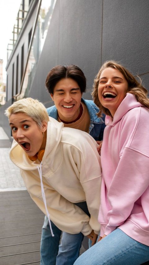 30 Real Friends Quotes to Strengthen Your Friendship Bonds | trstdly ...