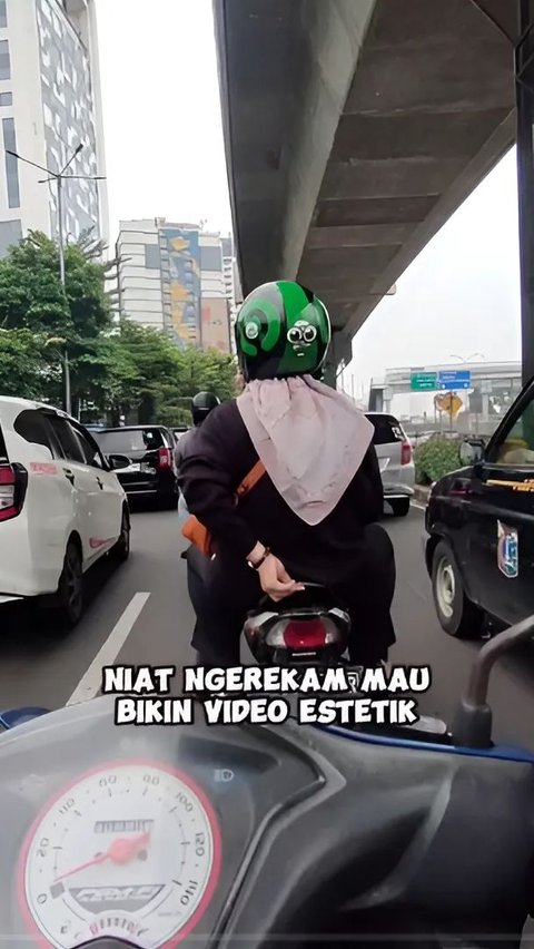 Salah Tapi Lebih Galak, Naik Motor Ugal-ugalan dan Merasa Paling Benar ... Salah Tapi Lebih Galak, Naik Motor Ugal-ugalan dan Merasa Paling Benar ...