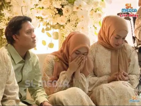 Potret Santyka Pacar Sule di Pengajian Jelang Nikah Rizky Febian, Dimintai Restu bak Sudah Jadi Ibu
