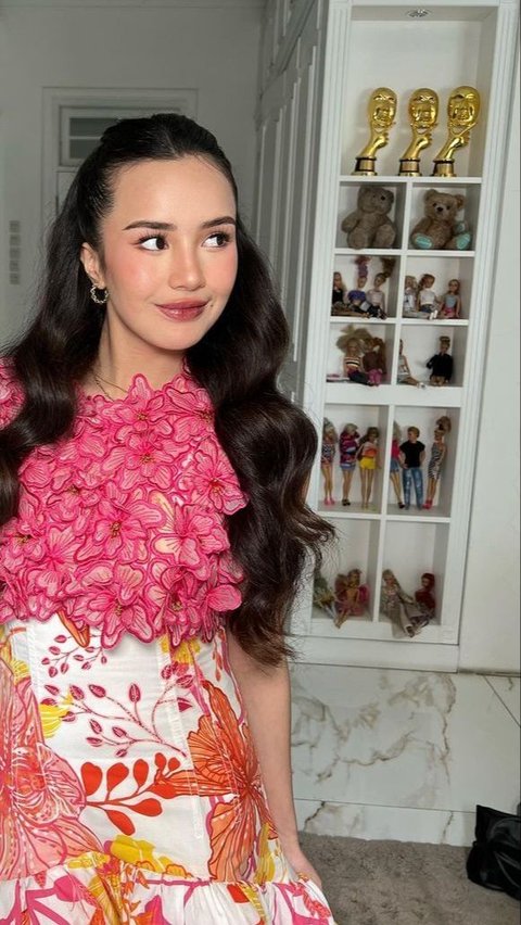 Diberi Mahar Fantastis, Intip 10 Potret Rumah Mewah Beby Tsabina ...