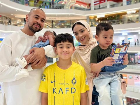 10 Potret Tawa Gemas Baby Lily Anak Angkat Raffi Ahmad dan Nagita Slavina