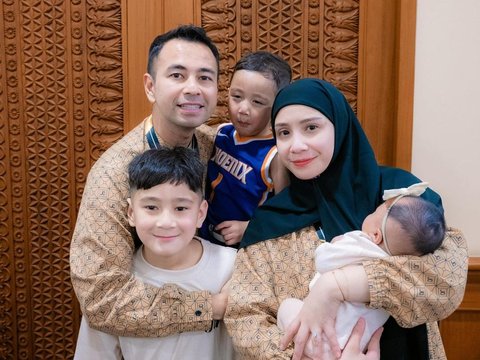 10 Potret Tawa Gemas Baby Lily Anak Angkat Raffi Ahmad dan Nagita Slavina