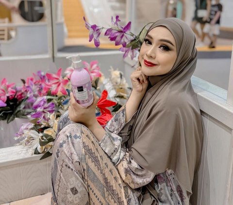 10 Potret Penampilan Ria Ricis Usai Cerai, Makin Menor