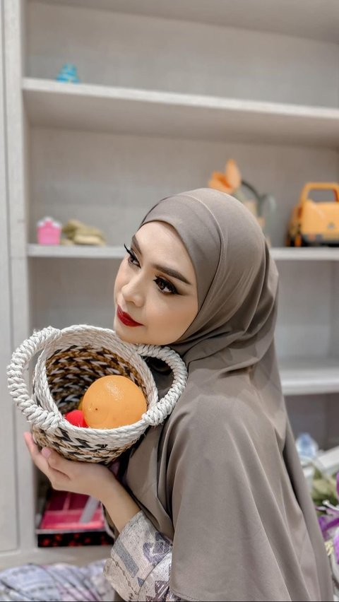 10 Potret Penampilan Ria Ricis Usai Cerai, Makin Menor