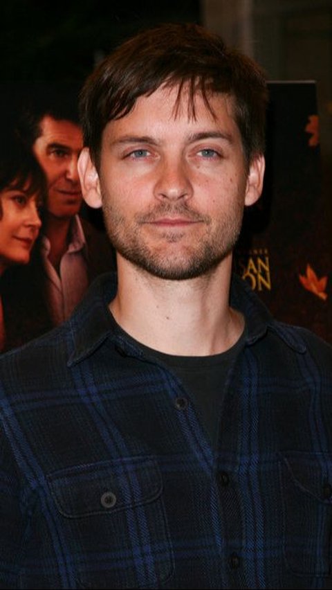 Tobey Maguire, 49, Rumored Dating Actress Lily Chee, 20 | trstdly ...