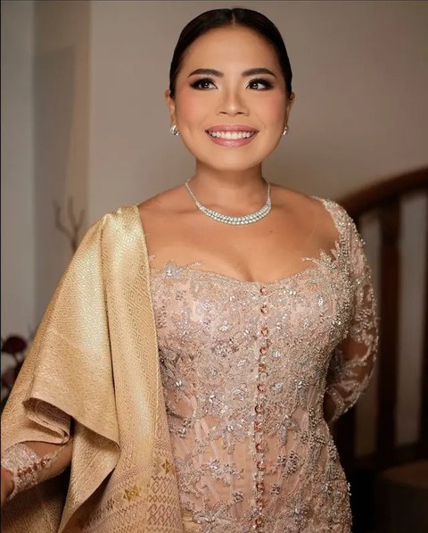 Tampil Serba Mewah dan Elegan, 7 Potret Penampilan Keluarga Hotman ...
