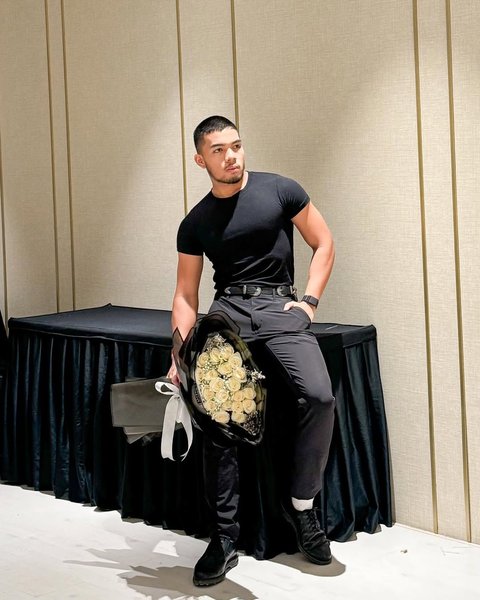 Saaih Halilintar Kumandangkan Azan di Tangga Rumah Mewah Senilai Rp120 Miliar, Picu Reaksi ...