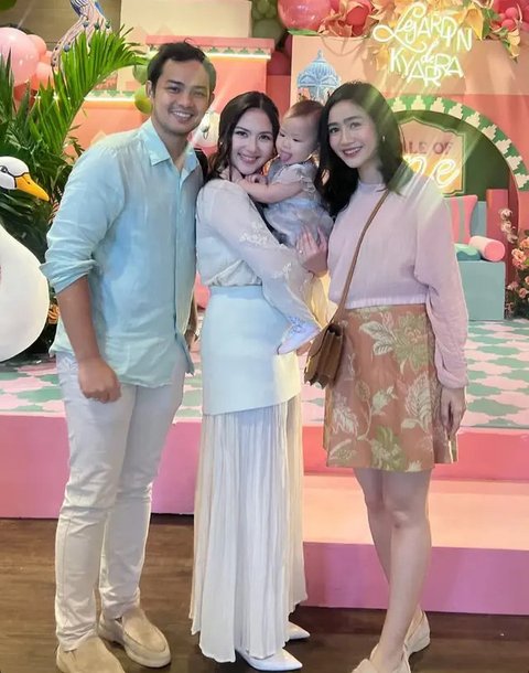 Gaya Elegan Jessica Mila dan Yakup Hasibuan Rayakan Ulang Tahun Pertama Baby Kyarra, Kompak dan ...
