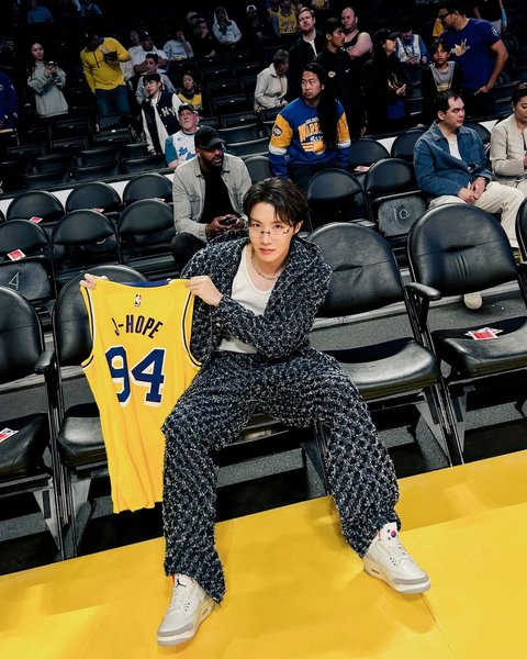 J-Hope BTS Menyamai Rekor Jungkook Sebagai Artis Solo K-Pop dengan Entri Terbanyak di Billboard ...