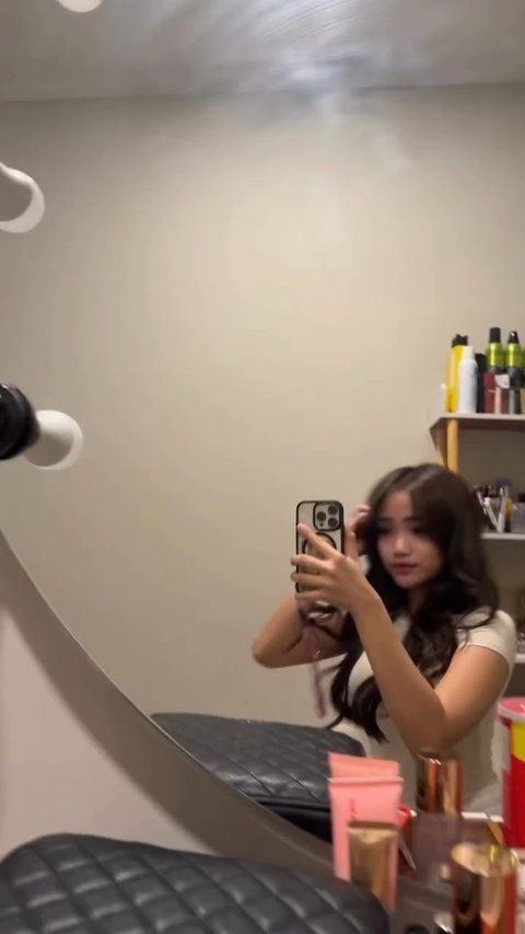 Momen Tak Terduga Fuji di Rumah Erika Carlina, dari Nonton TV Jadi Lari ...