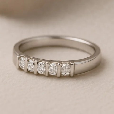 8 Model Cincin Nikah Wanita Simpel 2025, Pilihan Luna Maya Elegan dan Berkelas - merdeka.com