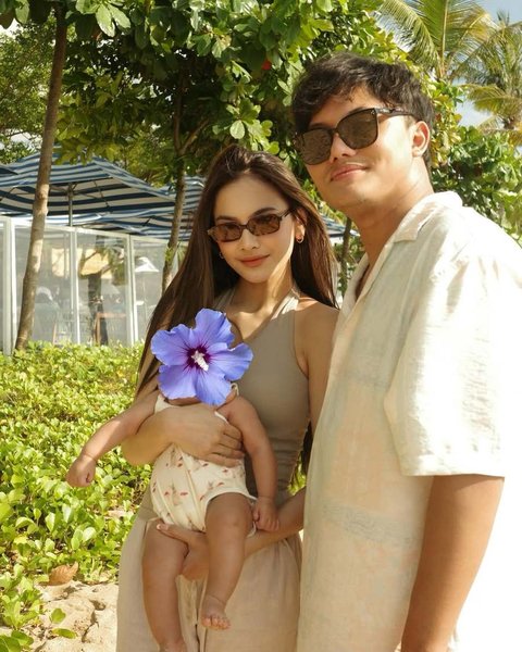 Potret Keseruan Baby Selina Anak Rizky Febian Diajak Main ke Pantai, Nikmati Momen Tempat ...