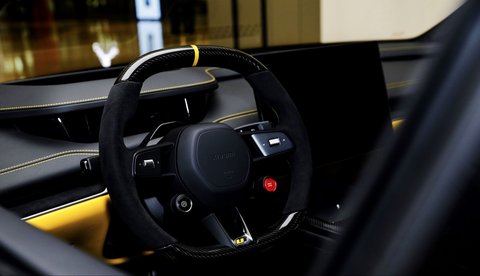 FOTO: Gaharnya Hypercar Listrik Xiaomi SU7 Ultra Bisa Digeber 350 Km ...