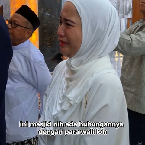 Caca Frederica Menangis di Peresmian Masjid Agung Kendal, Berharap Bisa ...
