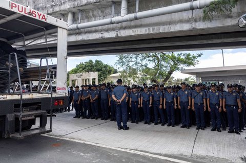 FOTO: Suasana Bandara Manila Dijaga Ketat saat Mantan Presiden Filipina ...