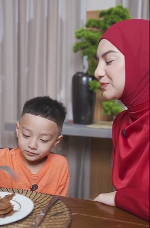 Potret Terbaru Air Rumi Akbar Bersama Irish Bella, Makin Ganteng ...