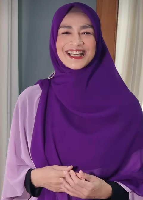 Makin Langsing dan Cantik, Intip Potret Terbaru Dewi Hughes - merdeka.com