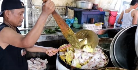 Gokil, Pria Ini Sukses Jualan Ayam Kampung Goreng dalam Sehari Habiskan ...