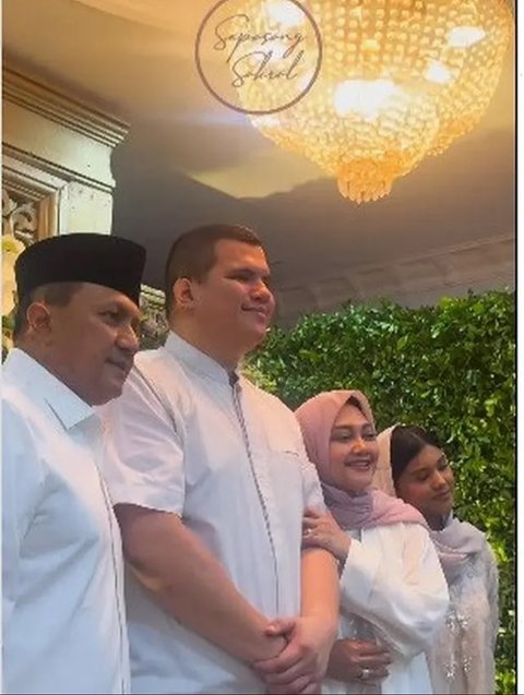 8 Potret Kedekatan Bella Saphira dengan Anak Sambung, Penuh Haru di Momen Pernikahan Sang Putra ...