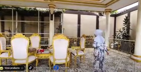 Hasil Kerja Keras, Potret Rumah Mewah Bak Istana di Pelosok Desa ...