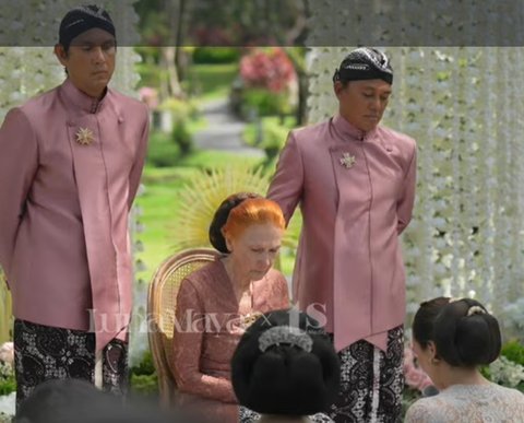 Potret Ismael Dully & Tipi Jabrik Dampingi Luna Maya di Acara Sungkeman ...