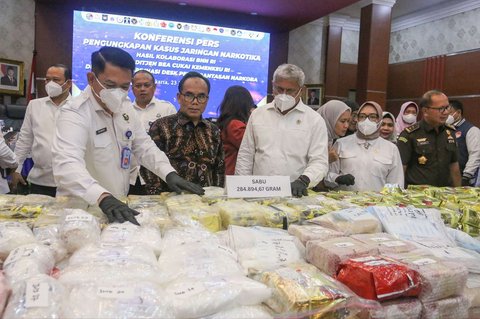 FOTO: BNN dan Bea Cukai Bongkar 172 Kasus Narkoba, Ibu Rumah Tangga Jadi Kurir hingga Perekrut ...