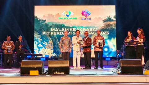 Sido Muncul Terima Perdami Awards 2025 atas Kepedulian Berantas ...