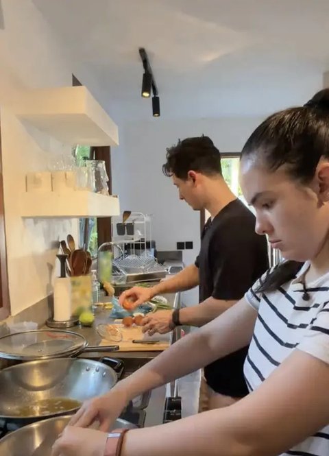 7 Potret Dapur Rumah Nino Fernandez dan Steffi Zamora di Bali ...
