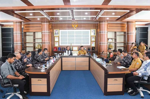 FOTO: TNI AL Bangun Dialog dan Pulihkan Kepercayaan Masyarakat di ...