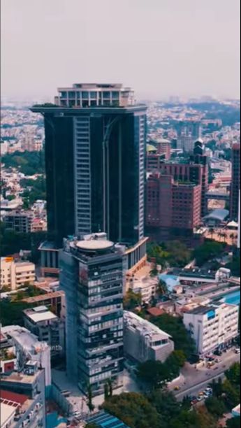 Mengenal Vijay Mallya, Konglomerat India yang Bangun Mansion di Atas ...