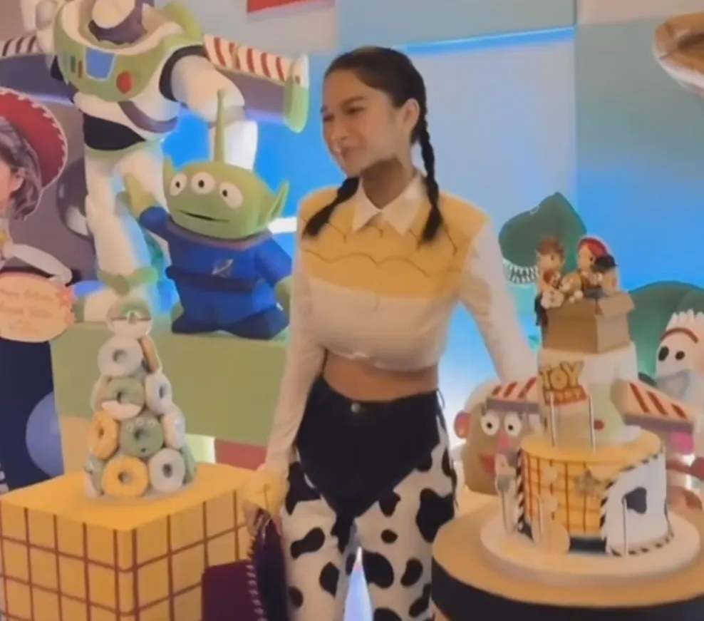 Potret Meriah Pesta Ulang Tahun Azizah Salsha Ke-20 Bertema Toy Story, Tak Dihadiri Pratama Arhan