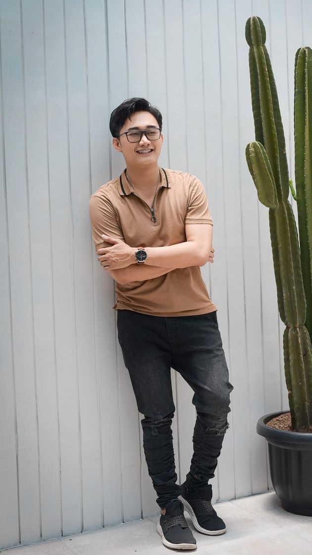 Potret Bobby Tince yang Kini Memilih Hijrah, Merasa Tidak Nyaman Tampil ...