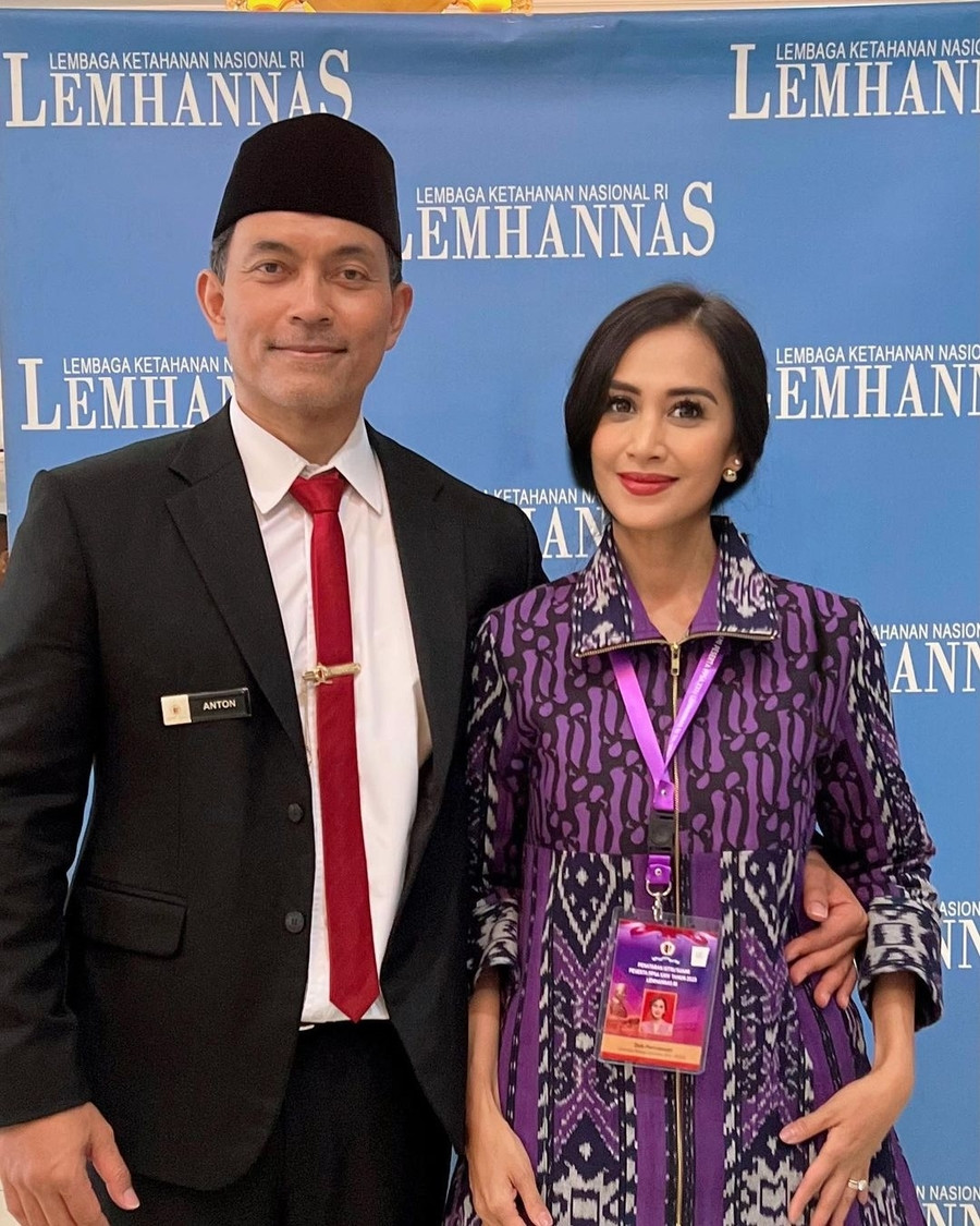 Sudah Cocok Jadi Ibu Pejabat,8 Foto Diah Permatasari Dampingi Suami ...