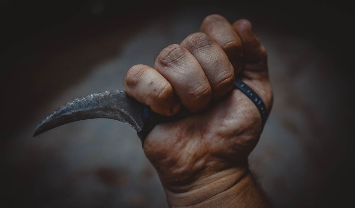 Mengenal Kerambit, Senjata Tradisional Mematikan Asal Minangkabau yang Mendunia | merdeka.com