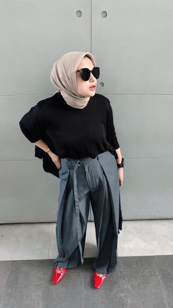 Tampil Lebih Bold dengan Sentuhan Sepatu Merah